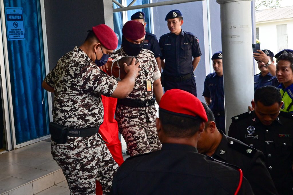 Sebat Terbuka: Kalau Buat Sembunyi, Tidak Akan Jadi Pengajaran - Mufti ...